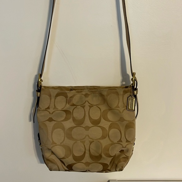 Coach | Bags | Coach Crossbody Signature F567 | Poshmark